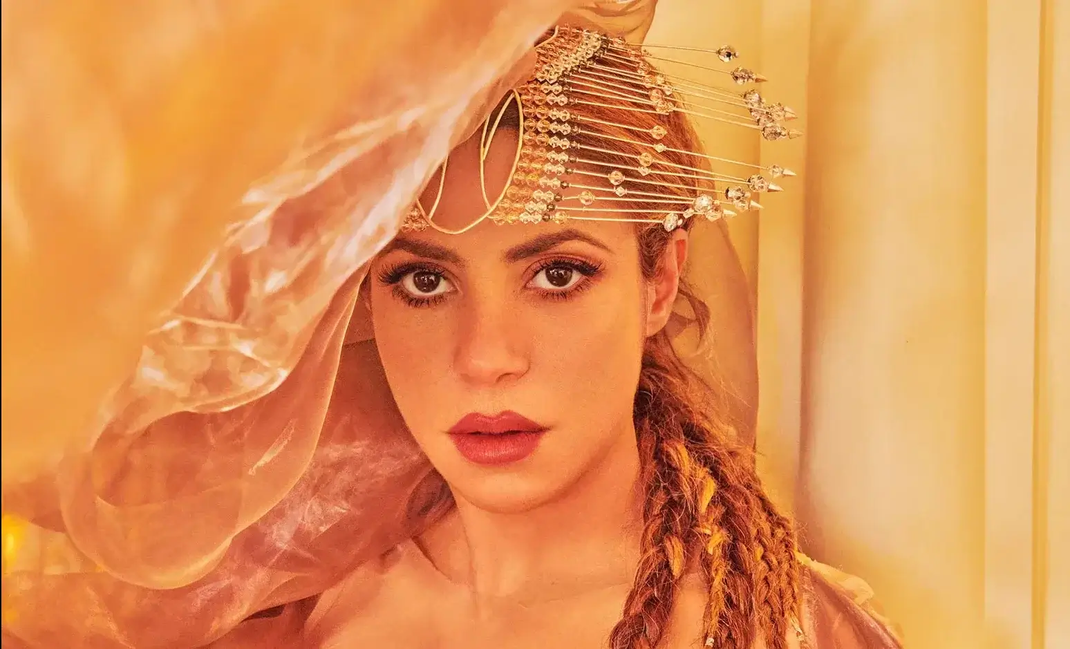 Shakira: Da Atriz Revelação em "El Oasis" à Rainha do Pop Latino